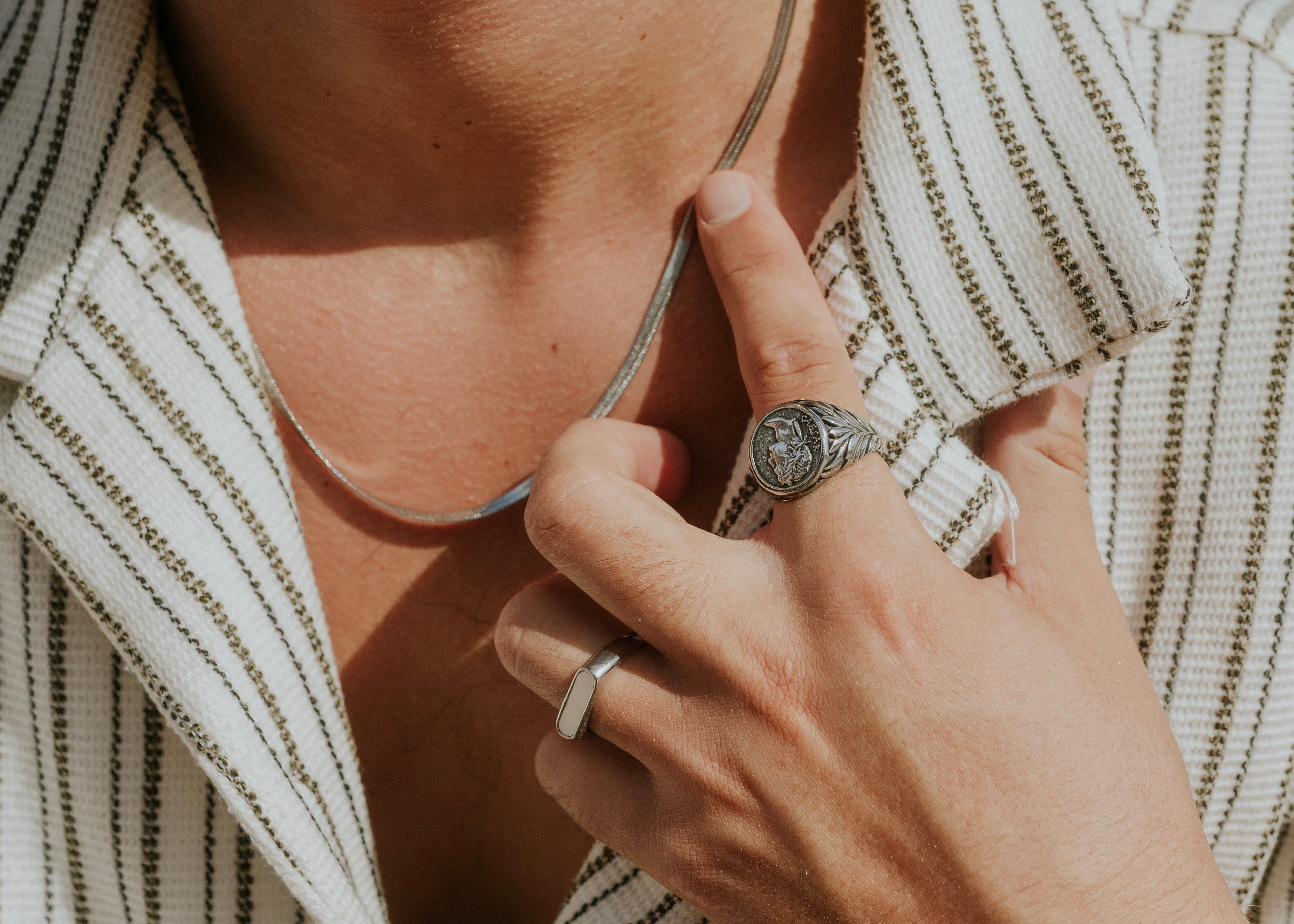 ESSENTIAL – nomada.mxj